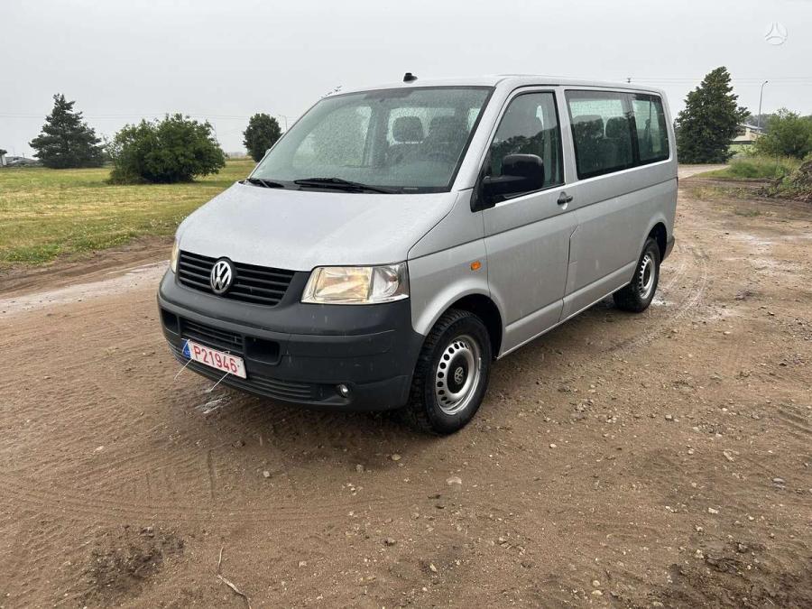 Grey Volkswagen Transporter 2007 in Taurage, with an engine capacity of 1.90 L and mileage of 242 thousand km for 5500 €, photo 1 on AUTOMOTO.COM.LV