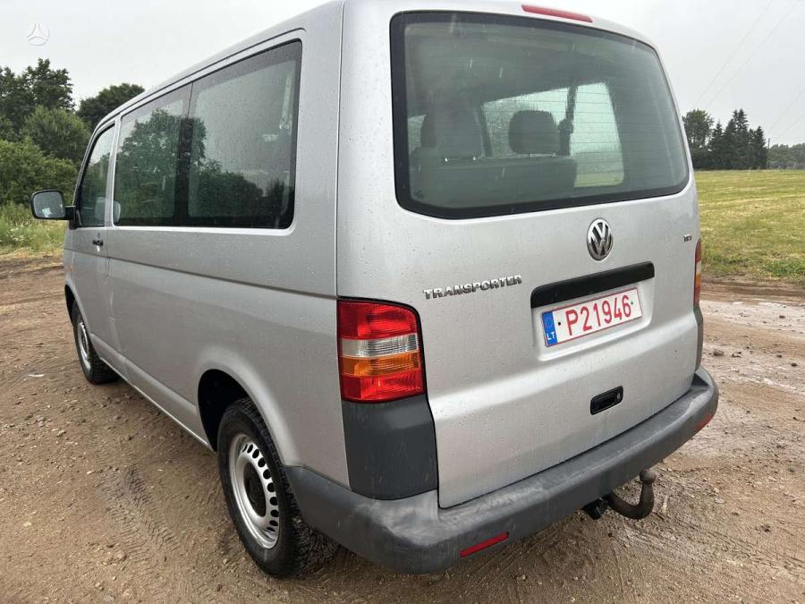 Grey Volkswagen Transporter 2007 in Taurage, with an engine capacity of 1.90 L and mileage of 242 thousand km for 5500 €, photo 5 on AUTOMOTO.COM.LV