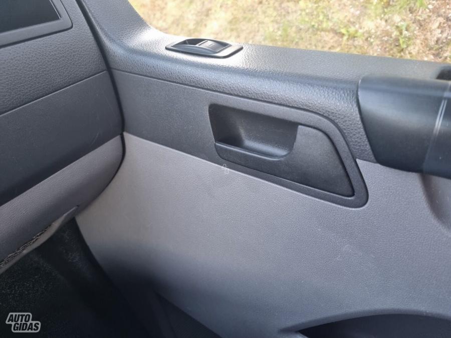 Pelēks Volkswagen Transporter 2008 Klaipėda, ar dzinēja tilpumu 1.90 L un nobraukumu 350 tūkst. km par 6900 €, foto 10 vietnē AUTOMOTO.COM.LV