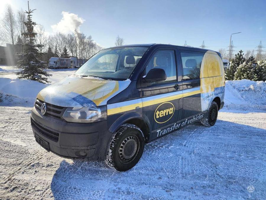 Pelēks Volkswagen Transporter 2015 Kauņa, ar dzinēja tilpumu 2.00 L un nobraukumu 450 tūkst. km par 10900 €, foto 3 vietnē AUTOMOTO.COM.LV