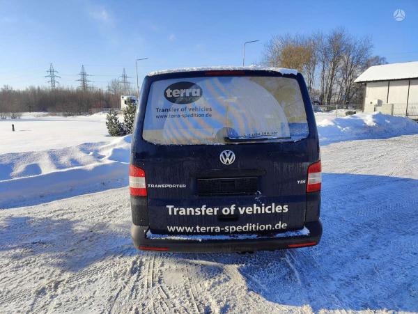 Grey Volkswagen Transporter 2015 in Kaunas, with an engine capacity of 2.00 L and mileage of 450 thousand km for 10900 €, photo 5 on AUTOMOTO.COM.LV