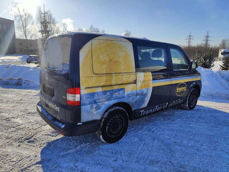 Pelēks Volkswagen Transporter 2015 Kauņa, ar dzinēja tilpumu 2.00 L un nobraukumu 450 tūkst. km par 10900 €, foto 6 vietnē AUTOMOTO.COM.LV