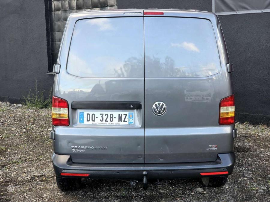 Pelēks Volkswagen Transporter 2015 Šauļi, ar dzinēja tilpumu 2.00 L un nobraukumu 174 tūkst. km par 7500 €, foto 5 vietnē AUTOMOTO.COM.LV