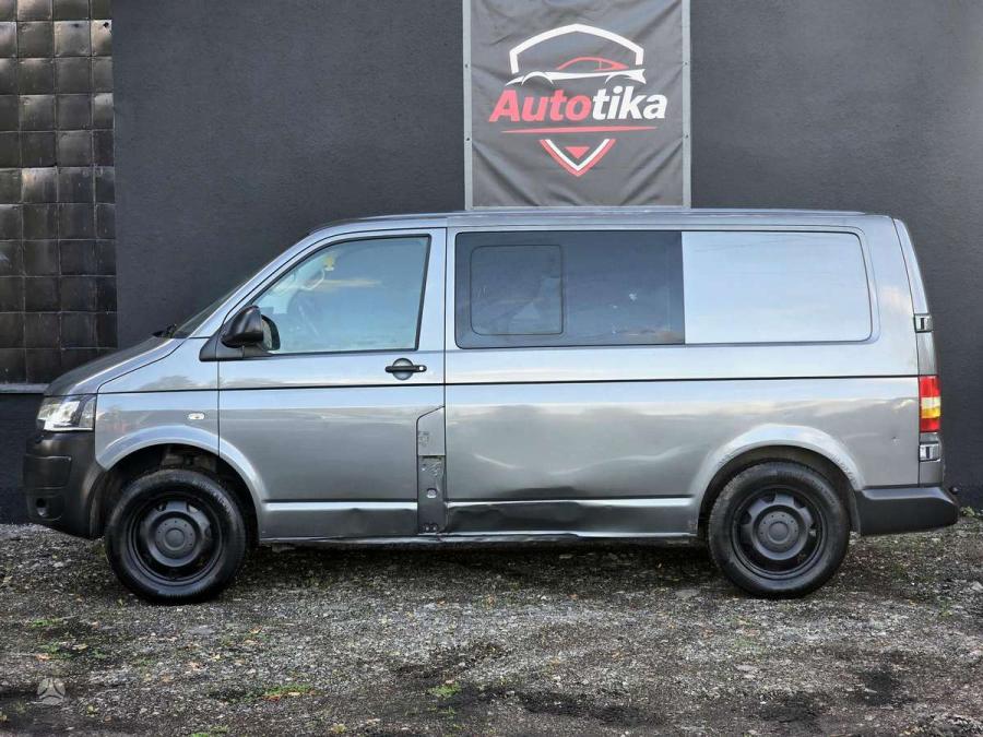 Pelēks Volkswagen Transporter 2015 Šauļi, ar dzinēja tilpumu 2.00 L un nobraukumu 174 tūkst. km par 7500 €, foto 7 vietnē AUTOMOTO.COM.LV