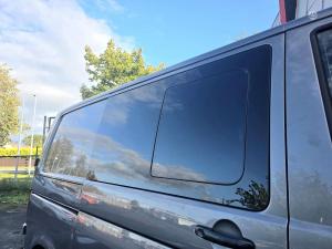 Pelēks Volkswagen Transporter 2015 Šauļi, ar dzinēja tilpumu 2.00 L un nobraukumu 174 tūkst. km par 7500 €, foto 16 vietnē AUTOMOTO.COM.LV