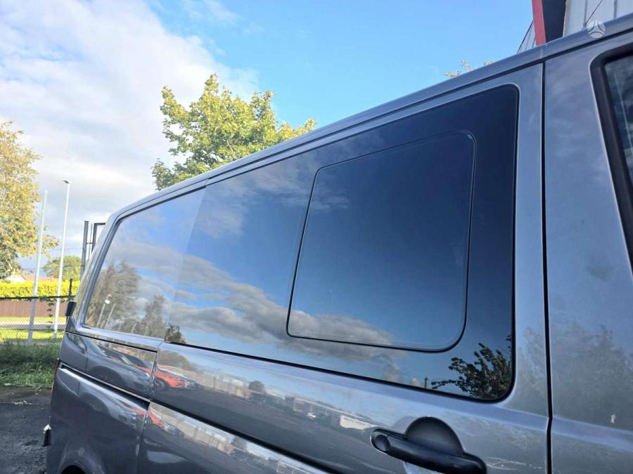 Pelēks Volkswagen Transporter 2015 Šauļi, ar dzinēja tilpumu 2.00 L un nobraukumu 174 tūkst. km par 7500 €, foto 16 vietnē AUTOMOTO.COM.LV