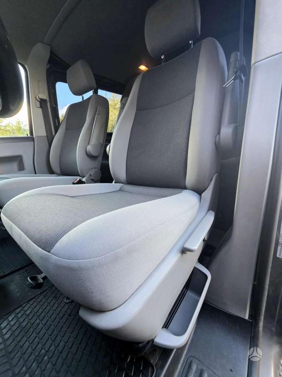Pelēks Volkswagen Transporter 2015 Šauļi, ar dzinēja tilpumu 2.00 L un nobraukumu 174 tūkst. km par 7500 €, foto 19 vietnē AUTOMOTO.COM.LV