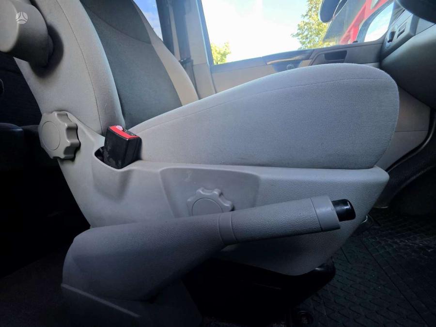 Pelēks Volkswagen Transporter 2015 Šauļi, ar dzinēja tilpumu 2.00 L un nobraukumu 174 tūkst. km par 7500 €, foto 20 vietnē AUTOMOTO.COM.LV