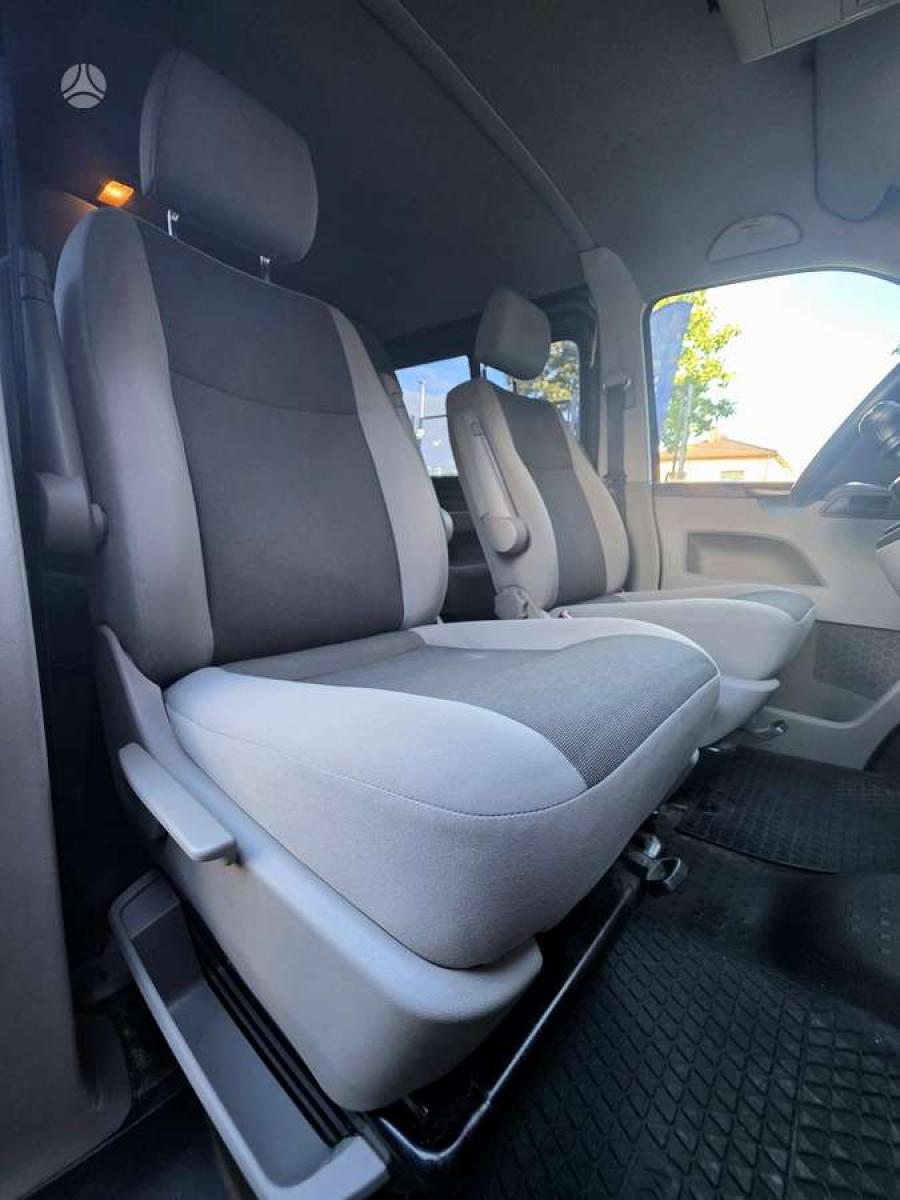 Pelēks Volkswagen Transporter 2015 Šauļi, ar dzinēja tilpumu 2.00 L un nobraukumu 174 tūkst. km par 7500 €, foto 22 vietnē AUTOMOTO.COM.LV