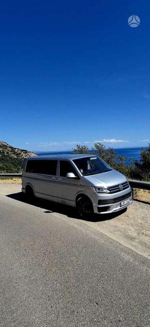 Pelēks Volkswagen Transporter 2017 Kauņa, ar dzinēja tilpumu 1.97 L un nobraukumu 200 tūkst. km par 20500 €, foto  vietnē AUTOMOTO.COM.LV