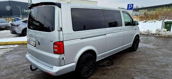 Grey Volkswagen Transporter 2017 in Kaunas, with an engine capacity of 1.97 L and mileage of 200 thousand km for 20500 €, photo 4 on AUTOMOTO.COM.LV