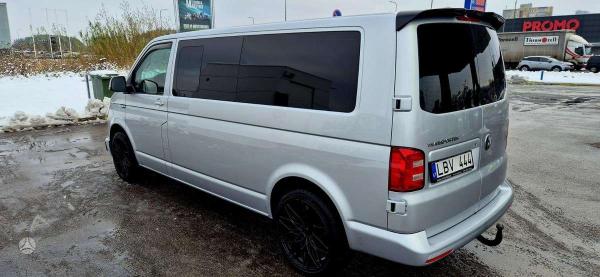 Grey Volkswagen Transporter 2017 in Kaunas, with an engine capacity of 1.97 L and mileage of 200 thousand km for 20500 €, photo 6 on AUTOMOTO.COM.LV
