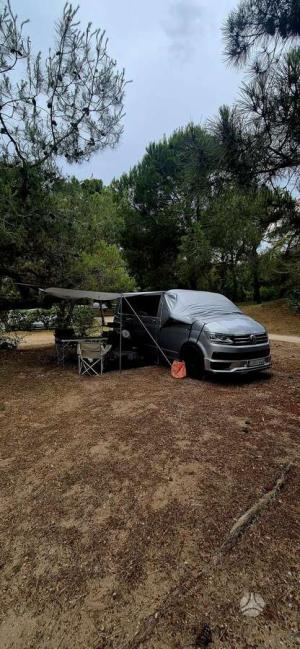 Grey Volkswagen Transporter 2017 in Kaunas, with an engine capacity of 1.97 L and mileage of 217 thousand km for 12400 €, photo 4 on AUTOMOTO.COM.LV