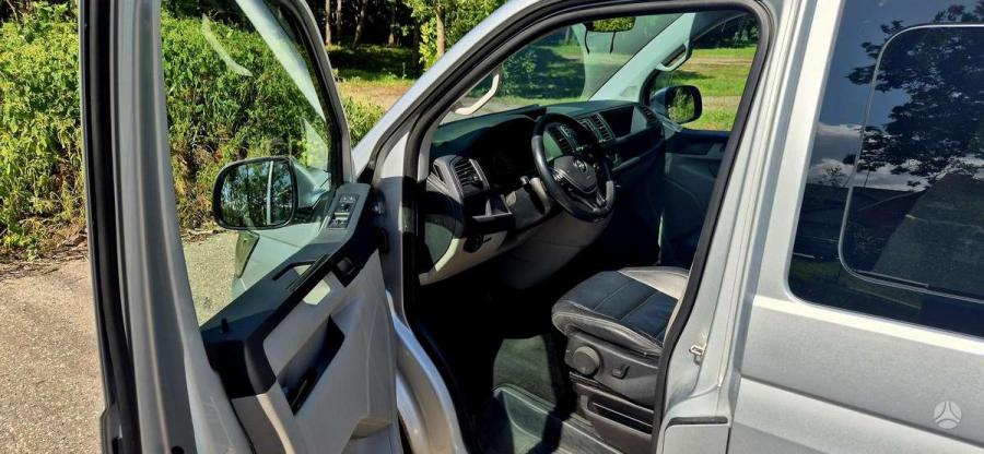 Grey Volkswagen Transporter 2017 in Kaunas, with an engine capacity of 1.97 L and mileage of 217 thousand km for 12400 €, photo 10 on AUTOMOTO.COM.LV
