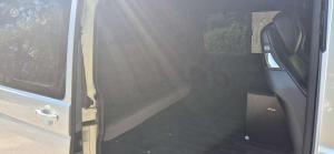 Grey Volkswagen Transporter 2017 in Kaunas, with an engine capacity of 1.97 L and mileage of 217 thousand km for 12400 €, photo 11 on AUTOMOTO.COM.LV