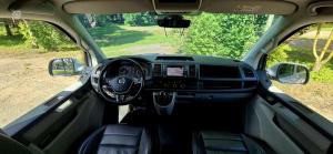Grey Volkswagen Transporter 2017 in Kaunas, with an engine capacity of 1.97 L and mileage of 217 thousand km for 12400 €, photo 15 on AUTOMOTO.COM.LV
