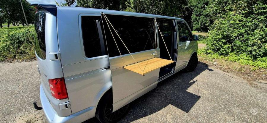 Grey Volkswagen Transporter 2017 in Kaunas, with an engine capacity of 1.97 L and mileage of 217 thousand km for 12400 €, photo 17 on AUTOMOTO.COM.LV