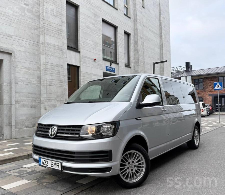 Grey Volkswagen Transporter 2017 in Tallinn, with an engine capacity of 2.00 L and mileage of 157 thousand km for 15999 €, photo 4 on AUTOMOTO.COM.LV