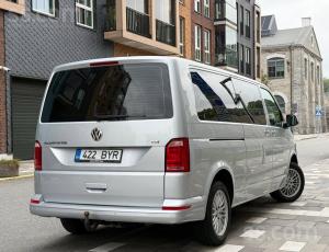 Grey Volkswagen Transporter 2017 in Tallinn, with an engine capacity of 2.00 L and mileage of 157 thousand km for 15999 €, photo 14 on AUTOMOTO.COM.LV