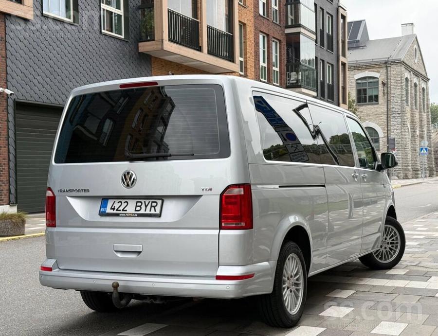 Grey Volkswagen Transporter 2017 in Tallinn, with an engine capacity of 2.00 L and mileage of 157 thousand km for 15999 €, photo 14 on AUTOMOTO.COM.LV
