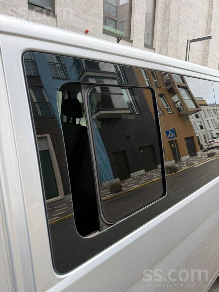 Grey Volkswagen Transporter 2017 in Tallinn, with an engine capacity of 2.00 L and mileage of 157 thousand km for 15999 €, photo 22 on AUTOMOTO.COM.LV