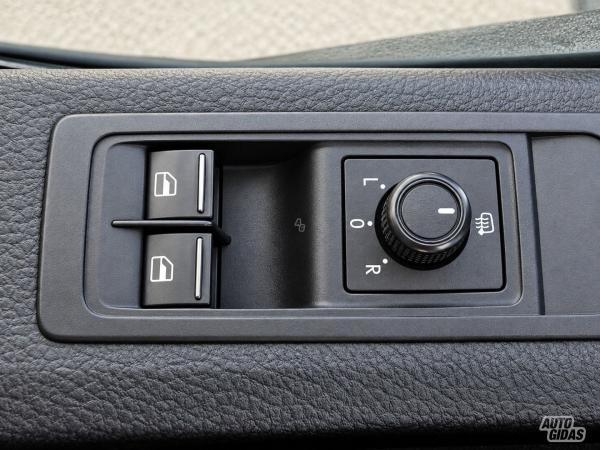 Pelēks Volkswagen Transporter 2018 Viļņa, ar dzinēja tilpumu 2.00 L un nobraukumu 188 tūkst. km par 15450 €, foto 11 vietnē AUTOMOTO.COM.LV