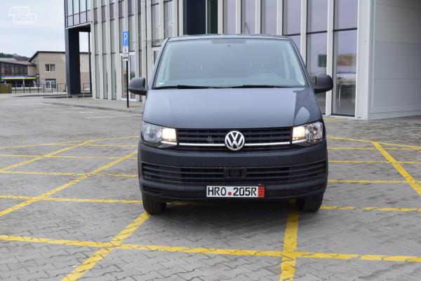 Pelēks Volkswagen Transporter 2019 Viļņa, ar dzinēja tilpumu 2.00 L un nobraukumu 592 tūkst. km par 9700 €, foto 2 vietnē AUTOMOTO.COM.LV
