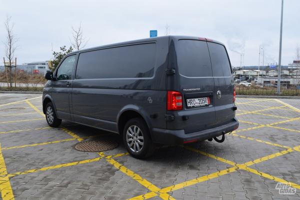 Pelēks Volkswagen Transporter 2019 Viļņa, ar dzinēja tilpumu 2.00 L un nobraukumu 592 tūkst. km par 9700 €, foto 5 vietnē AUTOMOTO.COM.LV