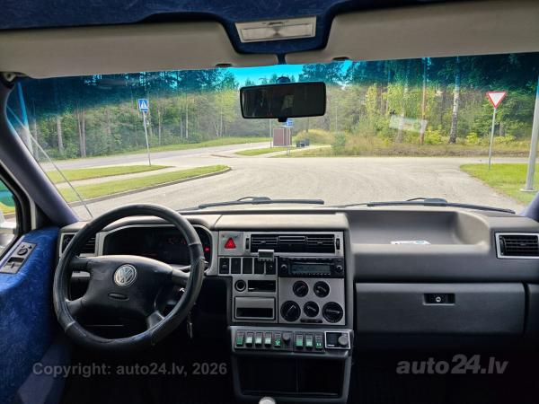 Pelēks Volkswagen Transporter 2002 Tallina, ar dzinēja tilpumu 2.50 L un nobraukumu 600 tūkst. km par 5000 €, foto 6 vietnē AUTOMOTO.COM.LV