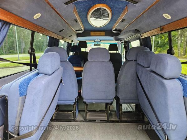 Pelēks Volkswagen Transporter 2002 Tallina, ar dzinēja tilpumu 2.50 L un nobraukumu 600 tūkst. km par 5000 €, foto 8 vietnē AUTOMOTO.COM.LV