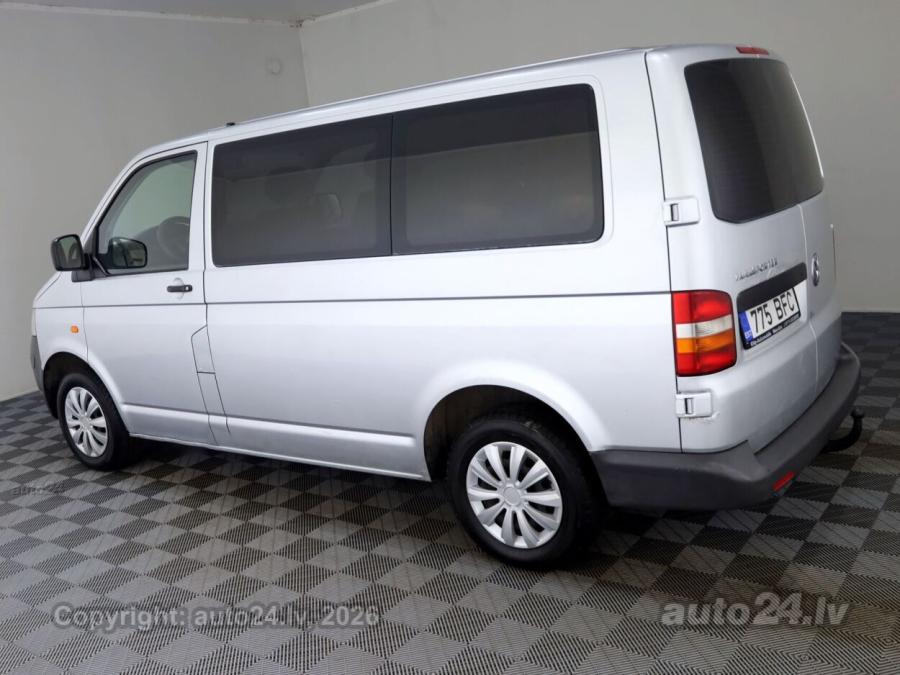 Pelēks Volkswagen Transporter 2004 Tallina, ar dzinēja tilpumu 2.50 L un nobraukumu 289 tūkst. km par 2999 €, foto 4 vietnē AUTOMOTO.COM.LV