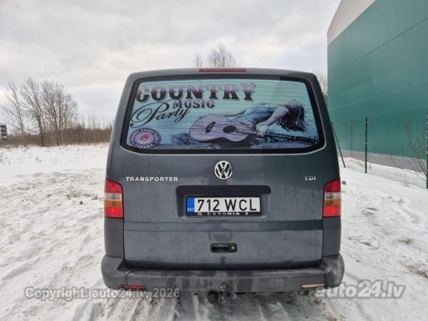 Pelēks Volkswagen Transporter 2005 Tallina, ar dzinēja tilpumu 1.90 L un nobraukumu 244 tūkst. km par 4998 €, foto 7 vietnē AUTOMOTO.COM.LV