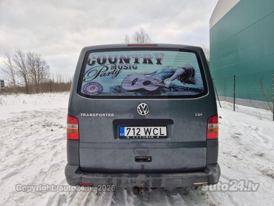 Pelēks Volkswagen Transporter 2005 Tallina, ar dzinēja tilpumu 1.90 L un nobraukumu 244 tūkst. km par 4998 €, foto 7 vietnē AUTOMOTO.COM.LV