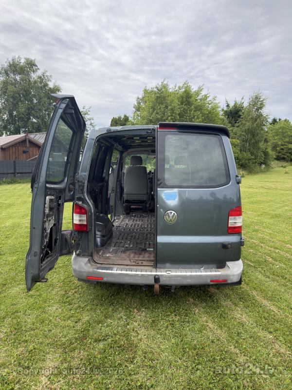 Grey Volkswagen Transporter 2005 in Tallinn, with an engine capacity of 2.50 L and mileage of 308 thousand km for 4500 €, photo 7 on AUTOMOTO.COM.LV