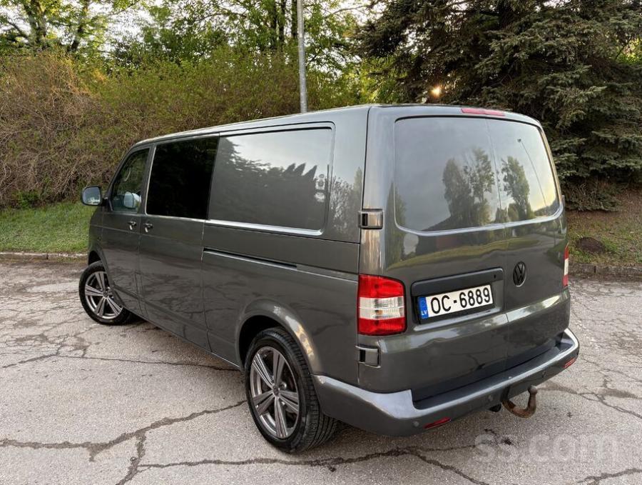 Pelēks Volkswagen Transporter 2010 Tukums, ar dzinēja tilpumu 2.00 L un nobraukumu 199 tūkst. km par 9950 €, foto 4 vietnē AUTOMOTO.COM.LV