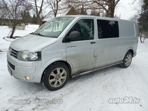 Pelēks Volkswagen Transporter 2011 Pērnava, ar dzinēja tilpumu 2.00 L un nobraukumu 454 tūkst. km par 5400 €, foto 2 vietnē AUTOMOTO.COM.LV