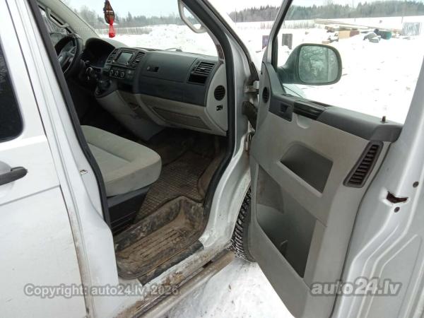 Pelēks Volkswagen Transporter 2011 Pērnava, ar dzinēja tilpumu 2.00 L un nobraukumu 454 tūkst. km par 5400 €, foto 8 vietnē AUTOMOTO.COM.LV