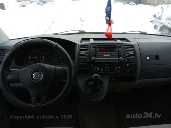 Pelēks Volkswagen Transporter 2011 Pērnava, ar dzinēja tilpumu 2.00 L un nobraukumu 454 tūkst. km par 5400 €, foto 7 vietnē AUTOMOTO.COM.LV