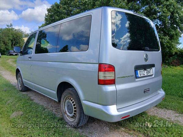 Grey Volkswagen Transporter 2012 in Tartu, with an engine capacity of 2.00 L and mileage of 139 thousand km for 13999 €, photo 5 on AUTOMOTO.COM.LV