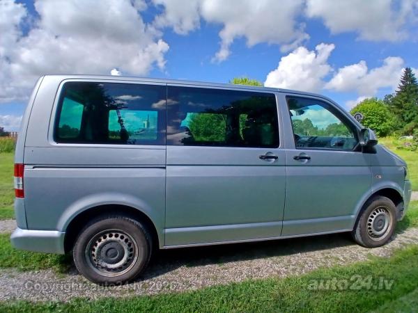 Grey Volkswagen Transporter 2012 in Tartu, with an engine capacity of 2.00 L and mileage of 139 thousand km for 13999 €, photo 8 on AUTOMOTO.COM.LV