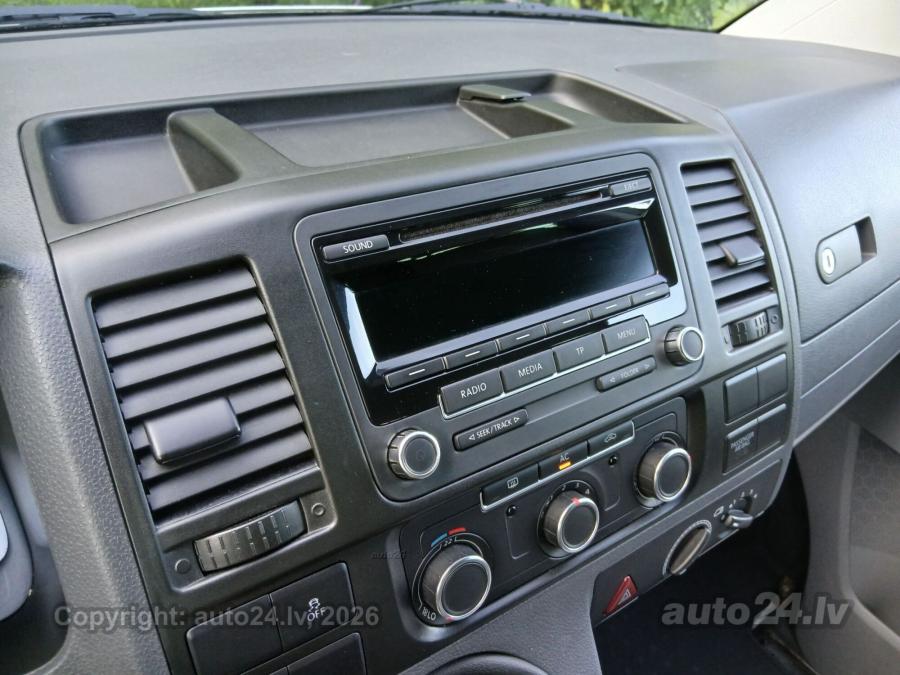 Pelēks Volkswagen Transporter 2012 Tartu, ar dzinēja tilpumu 2.00 L un nobraukumu 139 tūkst. km par 13999 €, foto 19 vietnē AUTOMOTO.COM.LV