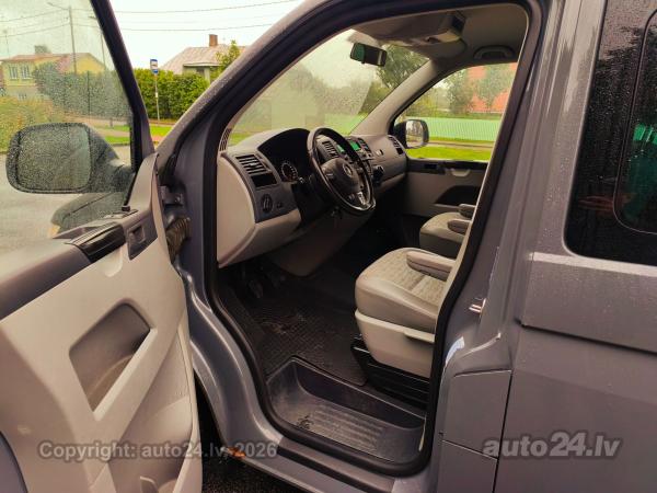Grey Volkswagen Transporter 2013 in Rakvere, with an engine capacity of 2.00 L and mileage of 242 thousand km for 11500 €, photo 7 on AUTOMOTO.COM.LV
