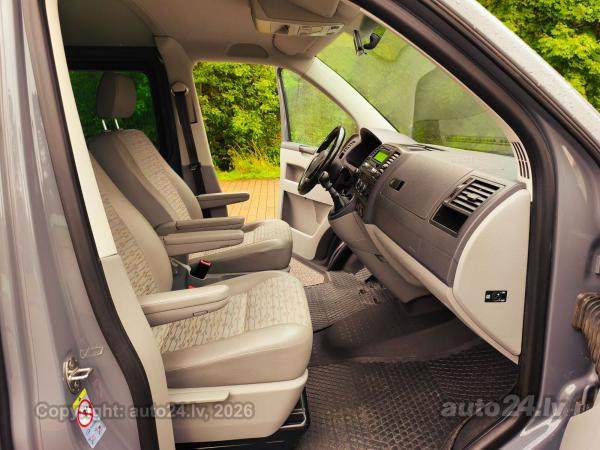 Grey Volkswagen Transporter 2013 in Rakvere, with an engine capacity of 2.00 L and mileage of 242 thousand km for 11500 €, photo 10 on AUTOMOTO.COM.LV
