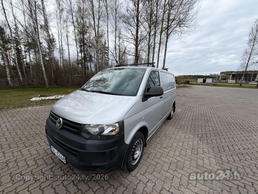 Pelēks Volkswagen Transporter 2014 Rīga, ar dzinēja tilpumu 2.00 L un nobraukumu 191 tūkst. km par 10760 €, foto 1 vietnē AUTOMOTO.COM.LV
