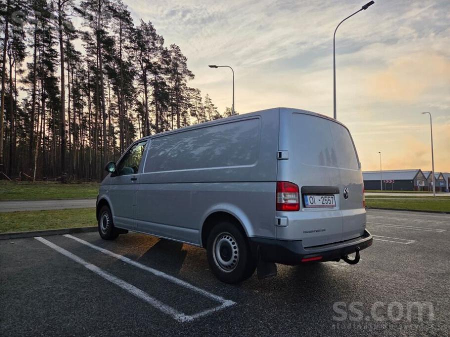 Pelēks Volkswagen Transporter 2014 Rīga, ar dzinēja tilpumu 2.00 L un nobraukumu 273 tūkst. km par 8050 €, foto 7 vietnē AUTOMOTO.COM.LV