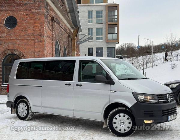 Grey Volkswagen Transporter 2015 in Tallinn, with an engine capacity of 2.00 L and mileage of 179 thousand km for 15100 €, photo 8 on AUTOMOTO.COM.LV