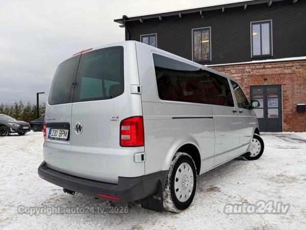 Grey Volkswagen Transporter 2015 in Tallinn, with an engine capacity of 2.00 L and mileage of 179 thousand km for 15100 €, photo 9 on AUTOMOTO.COM.LV