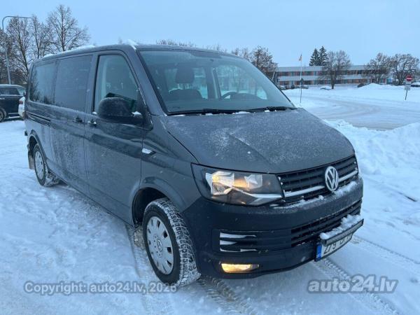 Pelēks Volkswagen Transporter 2015 Tallina, ar dzinēja tilpumu 2.00 L un nobraukumu 227 tūkst. km par 16000 €, foto 1 vietnē AUTOMOTO.COM.LV