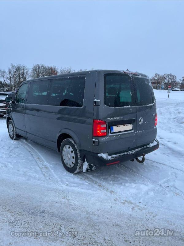 Pelēks Volkswagen Transporter 2015 Tallina, ar dzinēja tilpumu 2.00 L un nobraukumu 227 tūkst. km par 16000 €, foto 2 vietnē AUTOMOTO.COM.LV