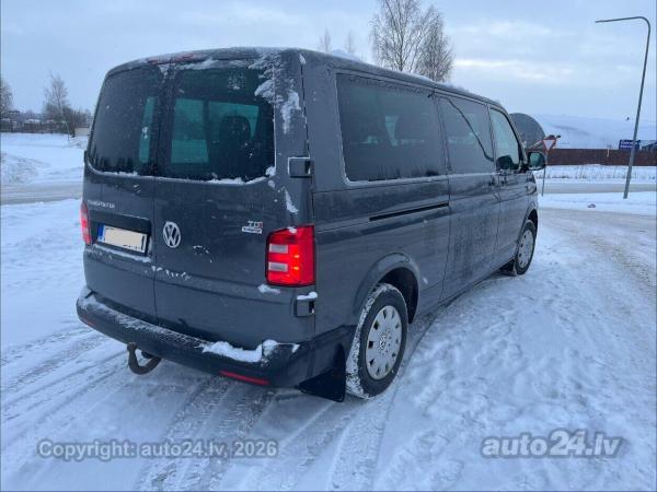 Pelēks Volkswagen Transporter 2015 Tallina, ar dzinēja tilpumu 2.00 L un nobraukumu 227 tūkst. km par 16000 €, foto 3 vietnē AUTOMOTO.COM.LV